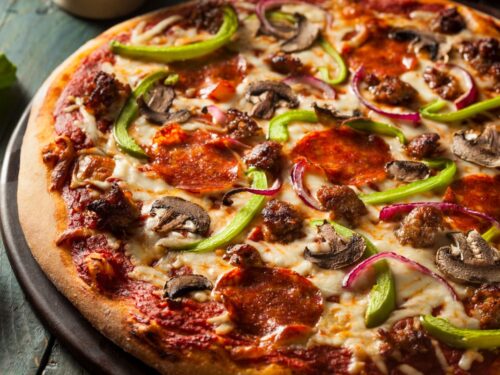 10 Different Types of Meat Put on Pizza - Piaci Pizza